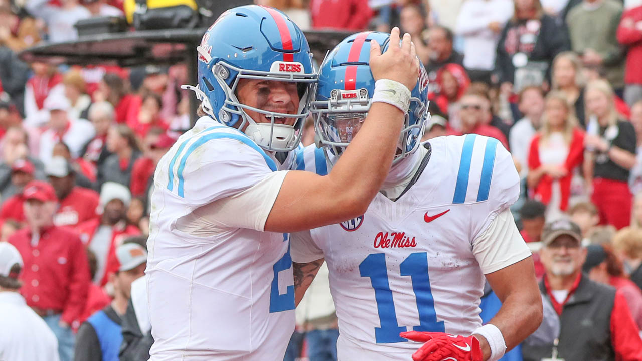 LIVE BLOG: Scoring Plays, Highlights from Ole Miss' Win Over Hogs ...